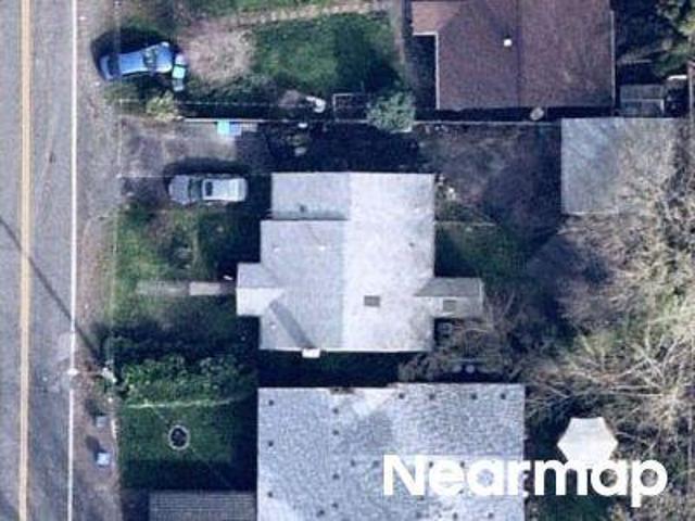 NE 105th Ave