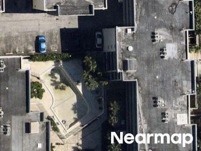 NE 10th Ave