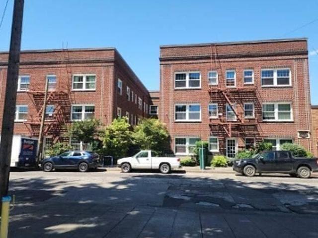 NE 10th Ave Unit 307
