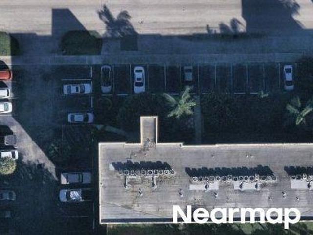NE 10th St Apt 203