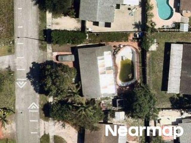 NE 11th Ave