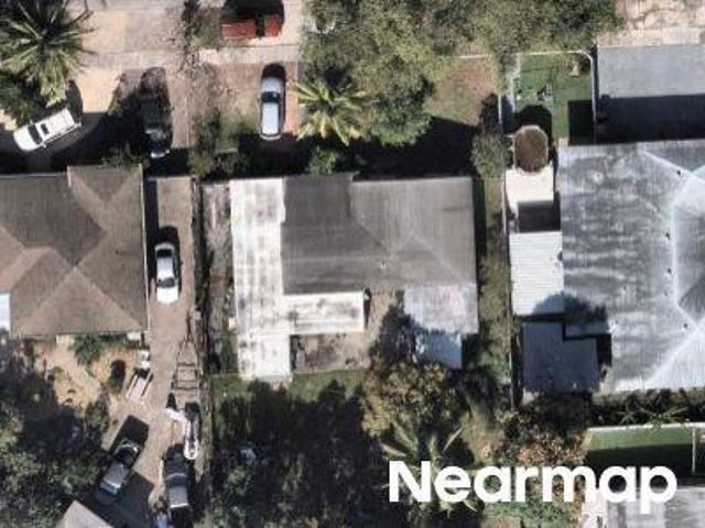 NE 128th St
