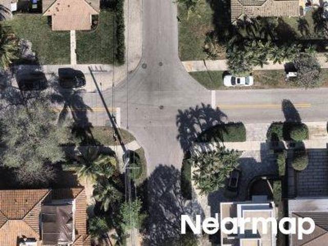 NE 12th Ave