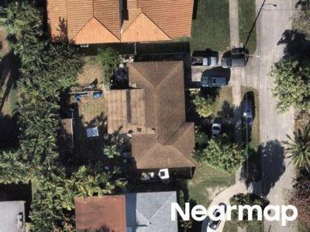 NE 12th Ave