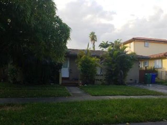 NE 12th Ave