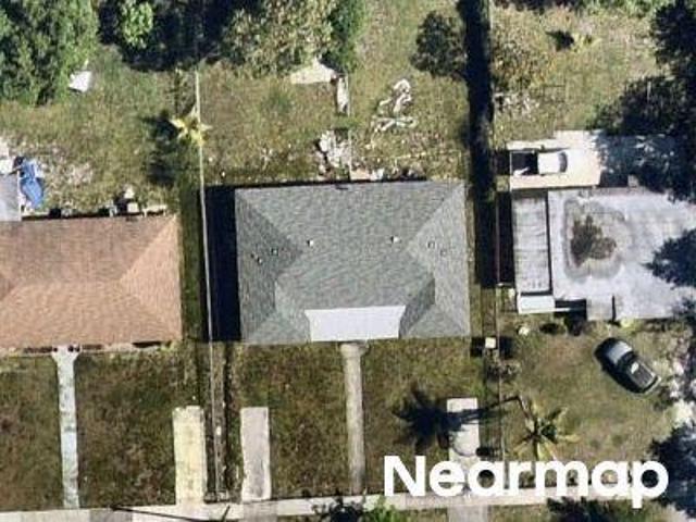 NE 139th St