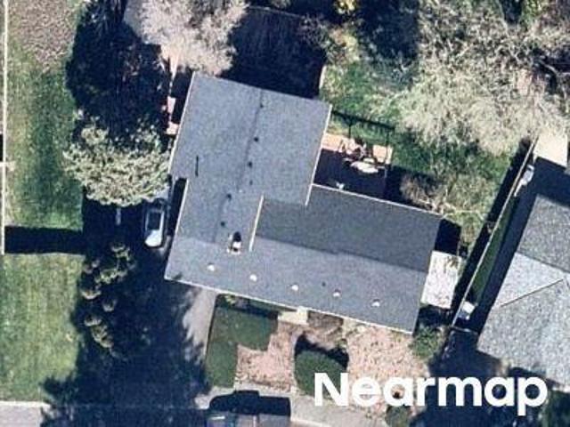 NE 140th St