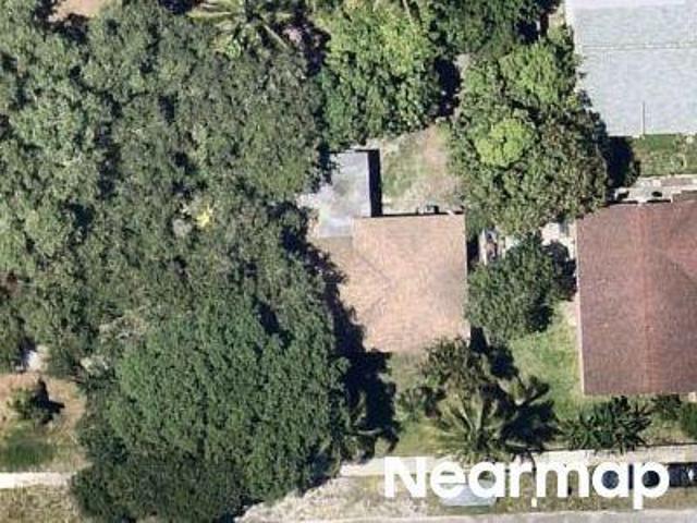 NE 158th St