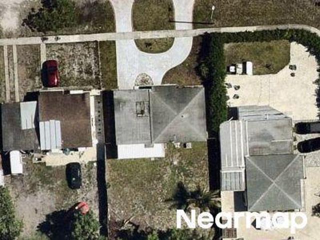 NE 162nd St