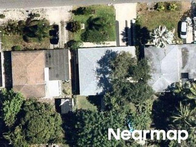 NE 162nd St