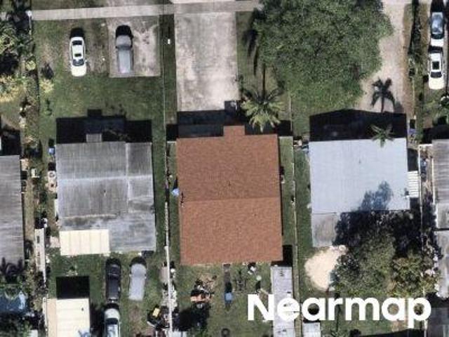 NE 182nd St