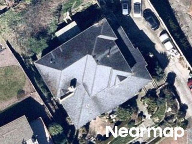 NE 182nd St