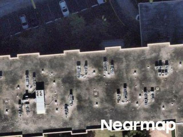 NE 195th St
