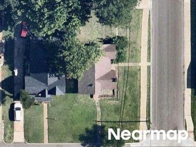 NE 21st St