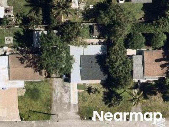 NE 27th St
