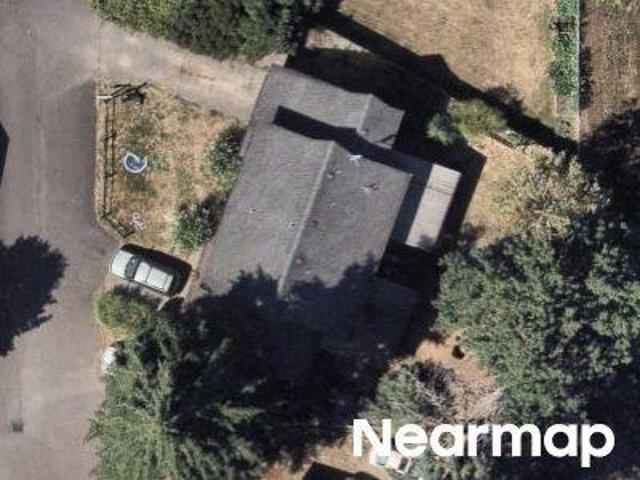 NE 30th St