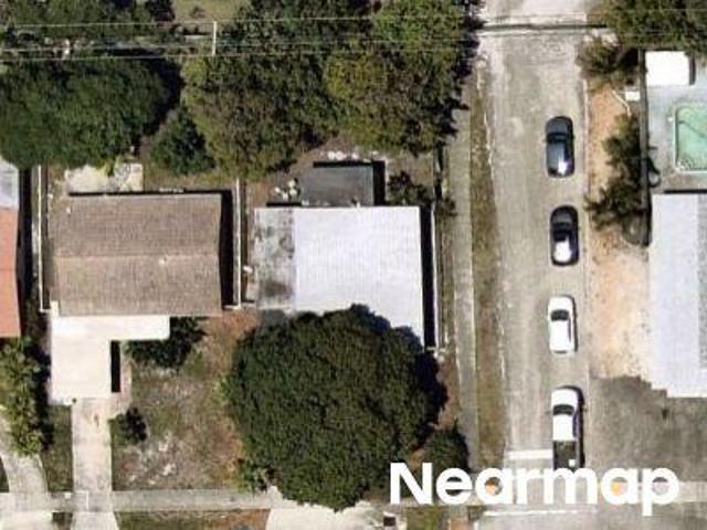 NE 39th St