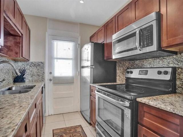 Ne Th Ter Unit B, North Miami, Condo For Sale
