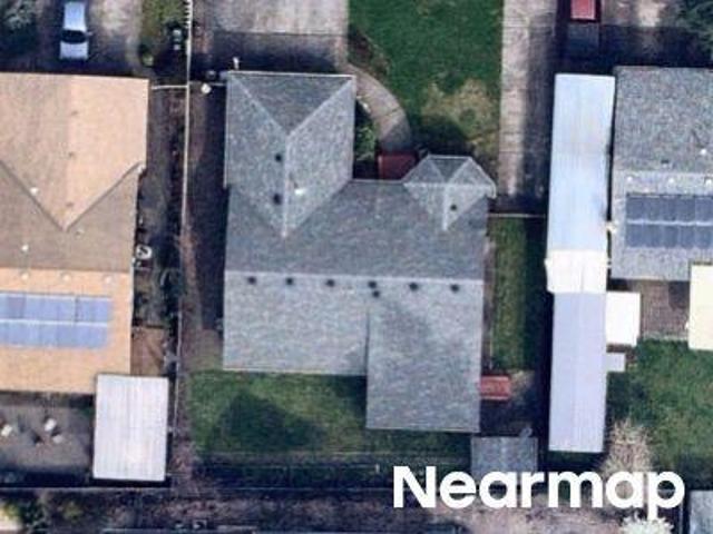 NE Brogden St