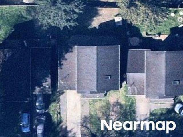 NE Columbia St