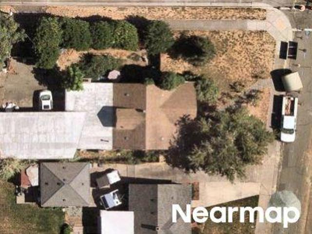NE Dean Dr