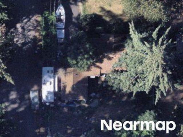 NE Halsey St