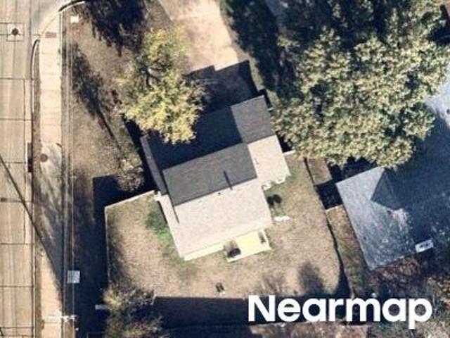 NE Kingsbriar Dr
