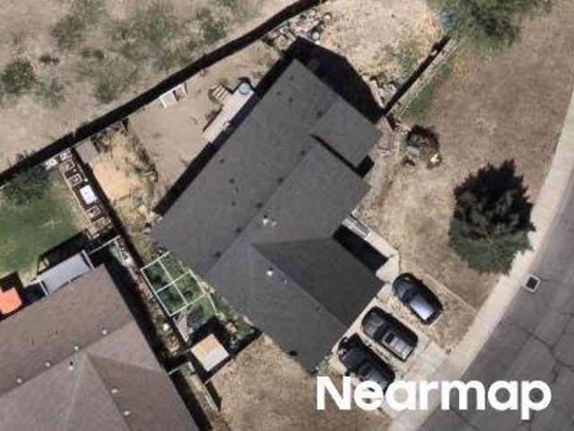 NE Mariposa Ave