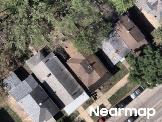NE Monroe St