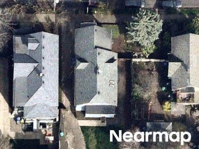 NE Morris St