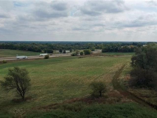 NE Packard Ln, Cameron, MO 64429