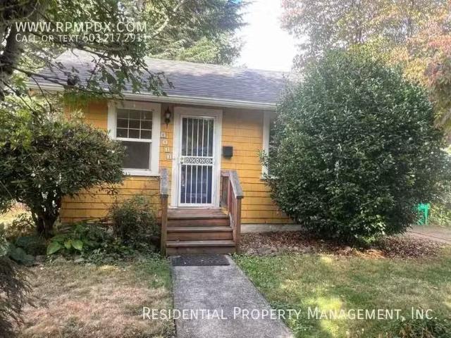 NE Portland Cottage with Additional Climate Controled Flex Spa.