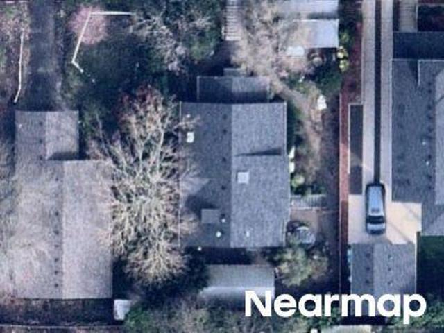 NE Saratoga St