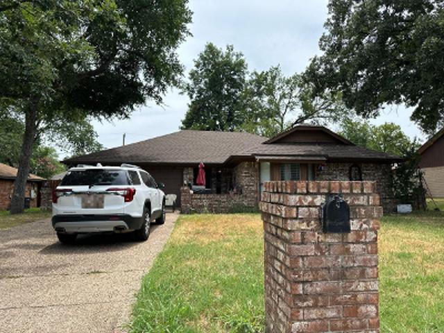 NE Shady Oaks Dr
