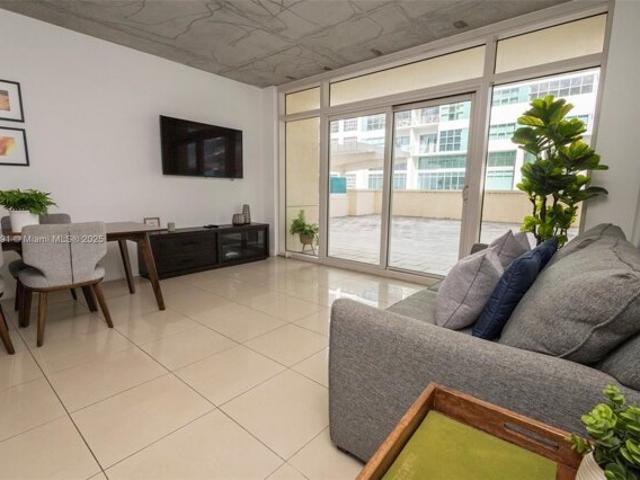 Ne St Ave Apt,miami, Condo For Sale