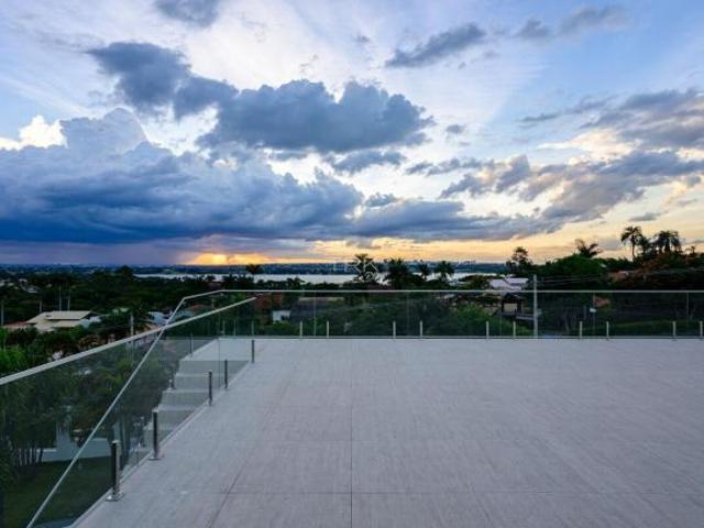 Nem toda casa olha Brasília assim