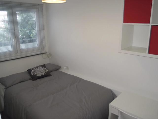 Neat double bedroom near the Limehouse train station Has a Room