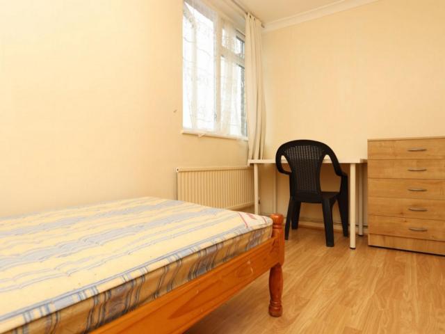 Neat double bedroom next to the University of East London Has a Room