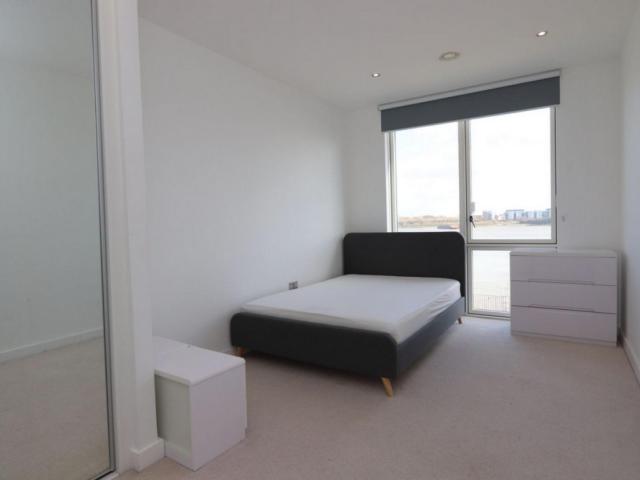 Neat double bedroom close to Gallions Reach DLR station Has a Room