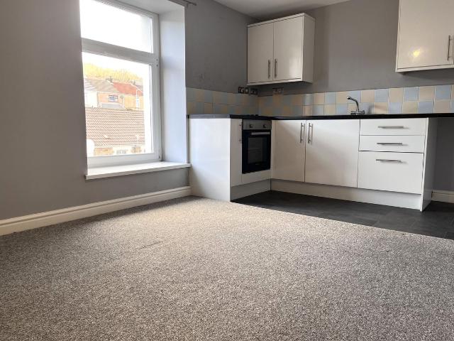Neath Road, Swansea SA6, 1 bed flat to rent, £625 pcm | PrimeLocation