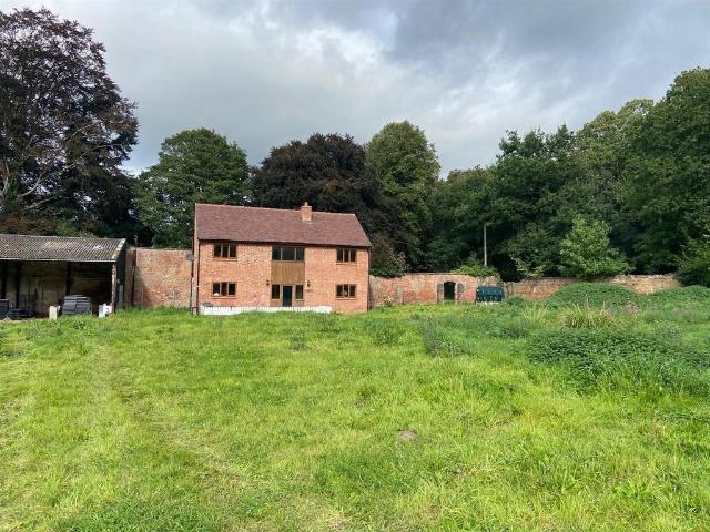 Neachley Lane, Shifnal TF11 3 bed house to rent £2,750 pcm £635 pw