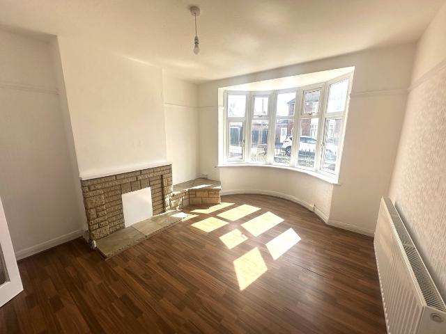 Neal Avenue, Leicester LE3, 3 bed semi detached house to rent, £1,200 pcm | PrimeLocation