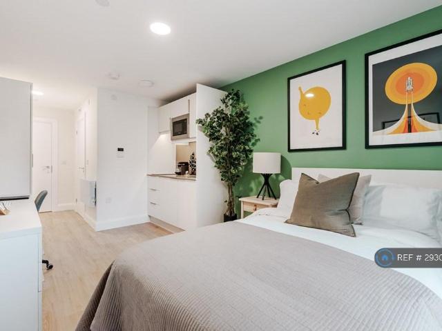 Neal Drive, Cambridge, CB4 Studio to rent £1,079 pcm £249 pw