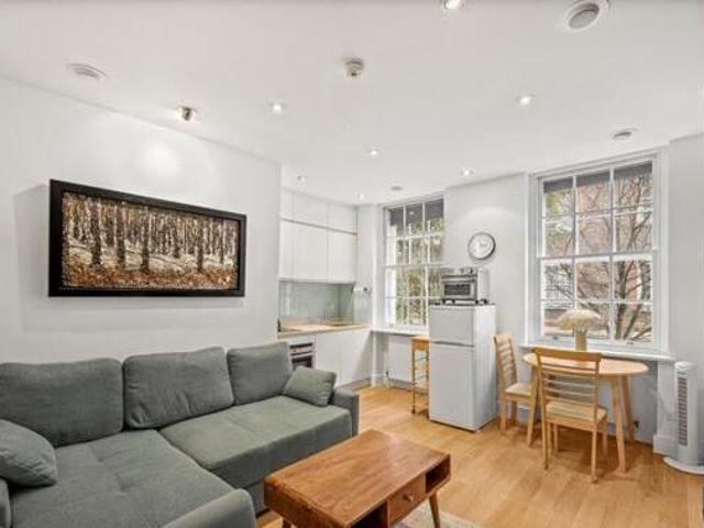 Neal Street, Central St Giles, 1 Bedroom Flat