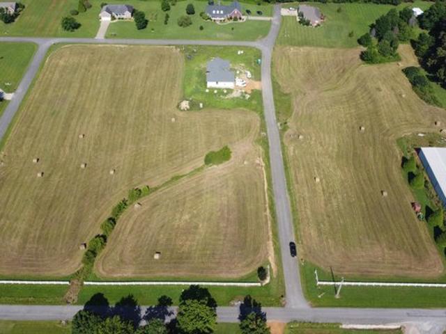 Neale Trl, Murray, KY 42071