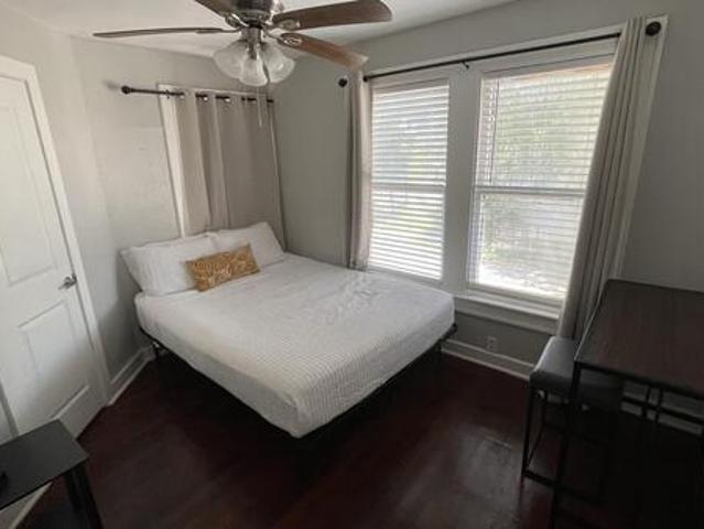 Near Alamo Heights and Downtown San Antonio. 5 Minutes to DT. Great loc. Modern & newly renovated