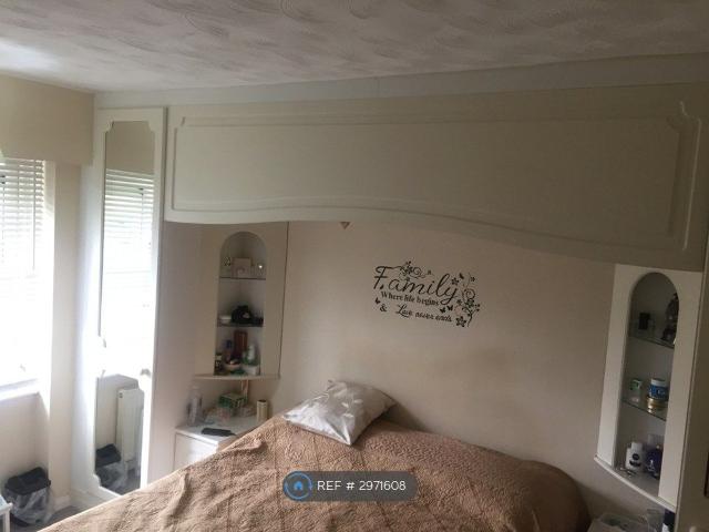 Near Carshalton Station, Carshalton SM5, Room to rent, £675 pcm | PrimeLocation