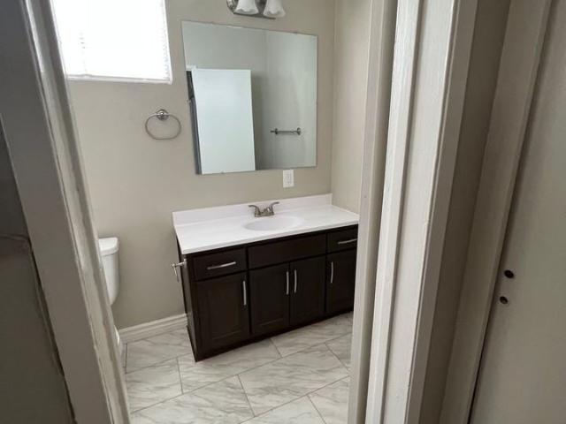 Near Korea Town Studio Apartment for Rent at 1400 S Gramercy Pl, Los Angeles, CA 90019 UNNC