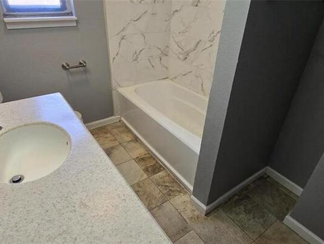 Near TCU Renting Bedrooms in a Fully Furnished House