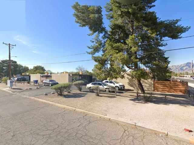 Nearby parks and specialty stores delight Tucson neighborhood residents 1 Bedroom Apartment for Rent at 3475 E Water St, Tucson, AZ 85716 Doolen Fruitvale